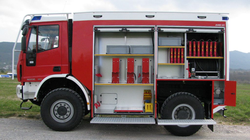 Firefighting truck with water and foam tank, high and low pressure pump ...