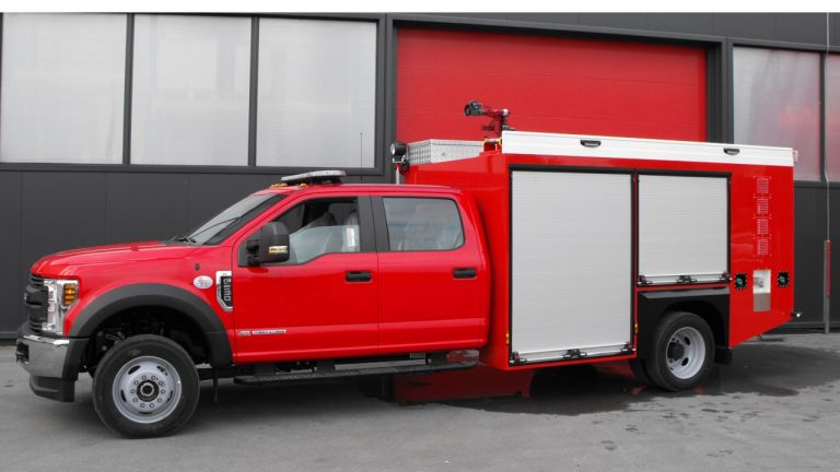 Firefighting truck with water and foam tank, high pressure pump and ...